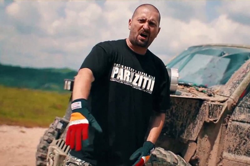 Cheloo de la Paraziții si de la "iUmor" isi aniverseaza ziua de nastere ...