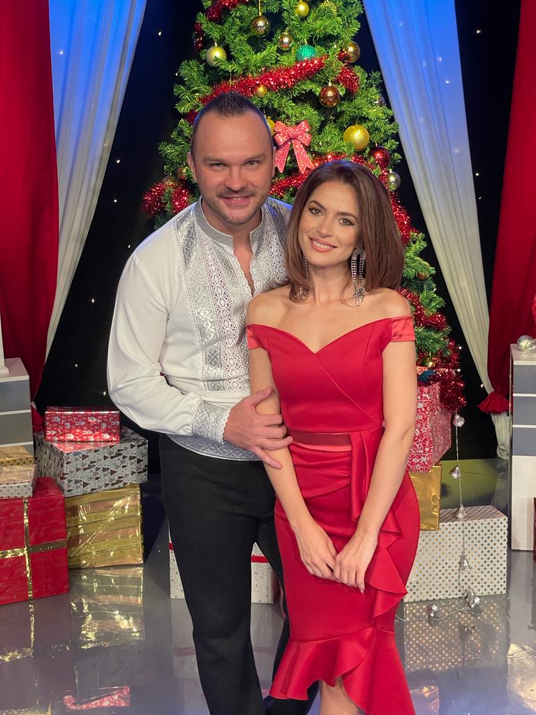 Televiziunea Favorit sărbătorește Crăciunul alături de telespectatorii postului. Multe colinde ...